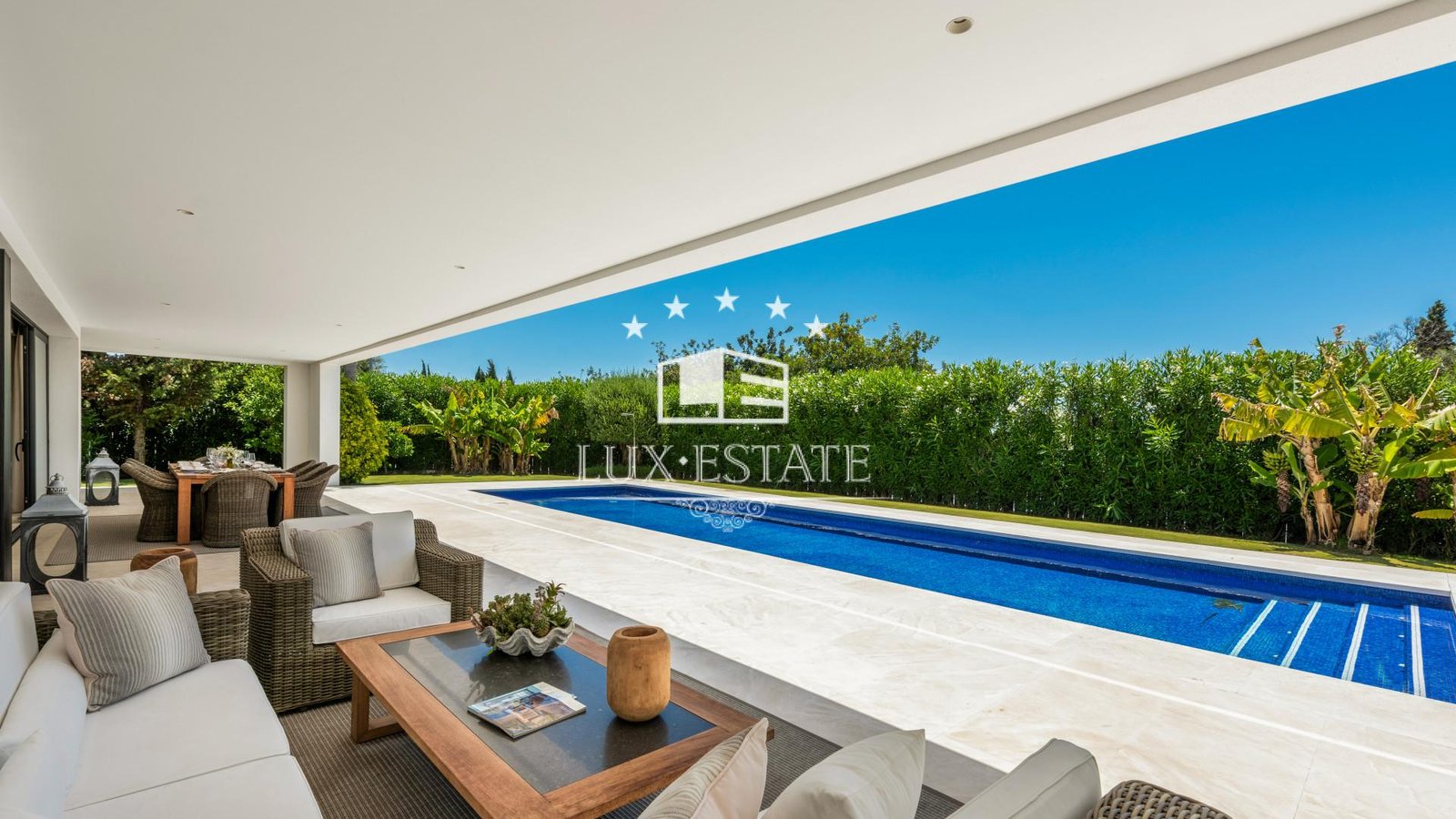 Spectacular modern villa walking distance to Puente Romano - luxestate