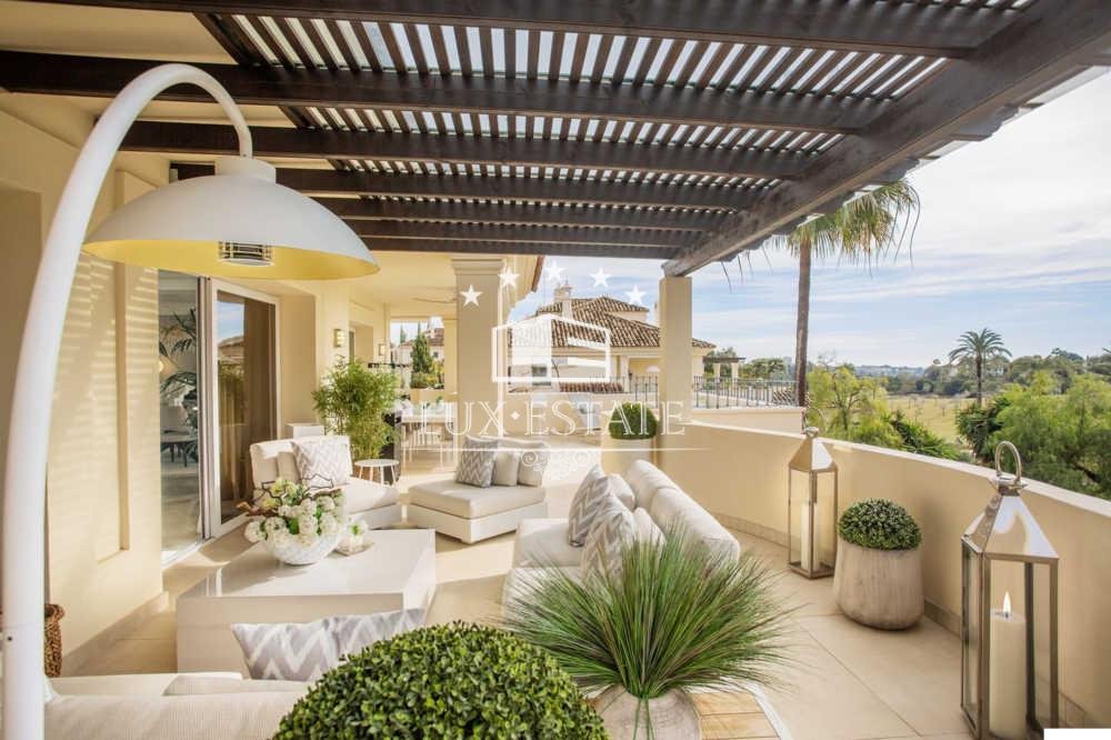 Stunning 4-bedroom duplex penthouse in Las Alamandas - luxestate